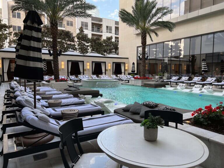 Modern Luxury at Houston’s Post Oak Hotel - familyvacay.com